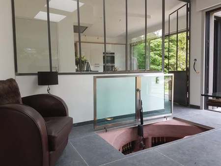 STAINLESS STEEL & GLASS HATCH