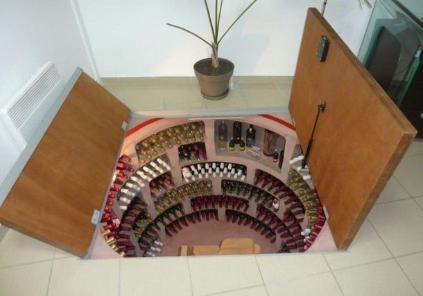 HATCH WITH 2 WOODEN DOORS