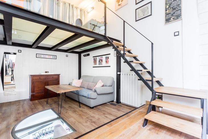 STAINLESS STEEL & GLASS HATCH