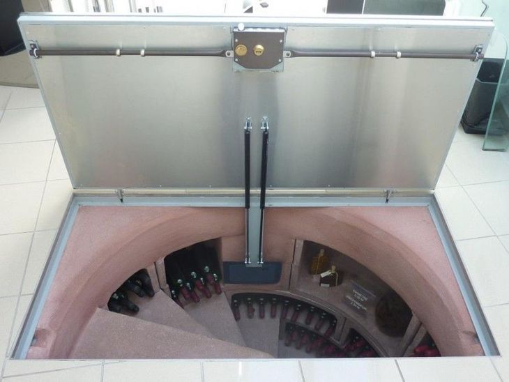 STAINLESS STEEL REINFORCED RECESSED HATCH